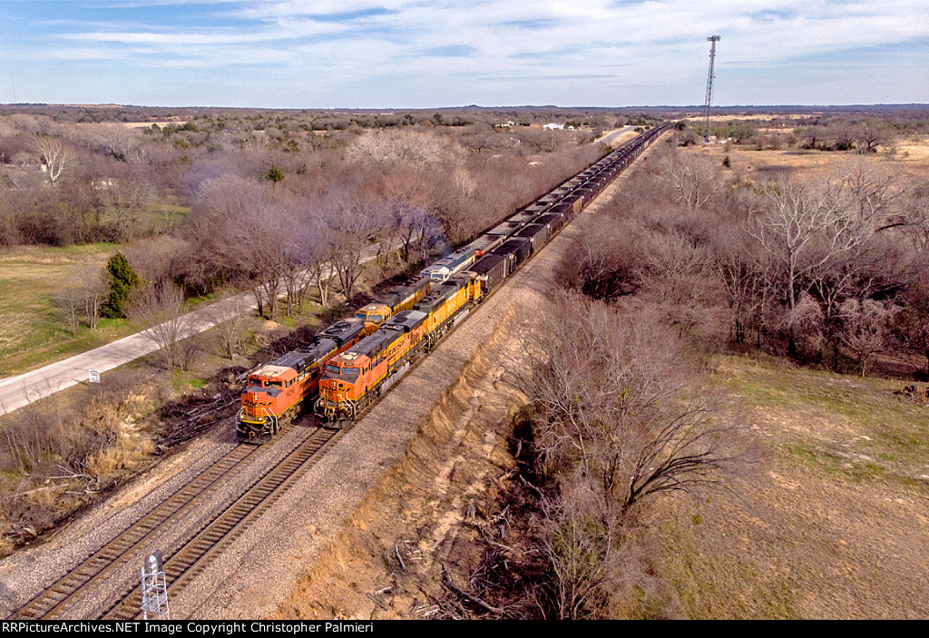BNSF 9216 Meets BNSF 6084